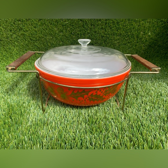 Pyrex | Kitchen | Vintage Pyrex 96s Golden Leaf Red Gold Holly Leaves 404 Bowl With Stand | Poshmark